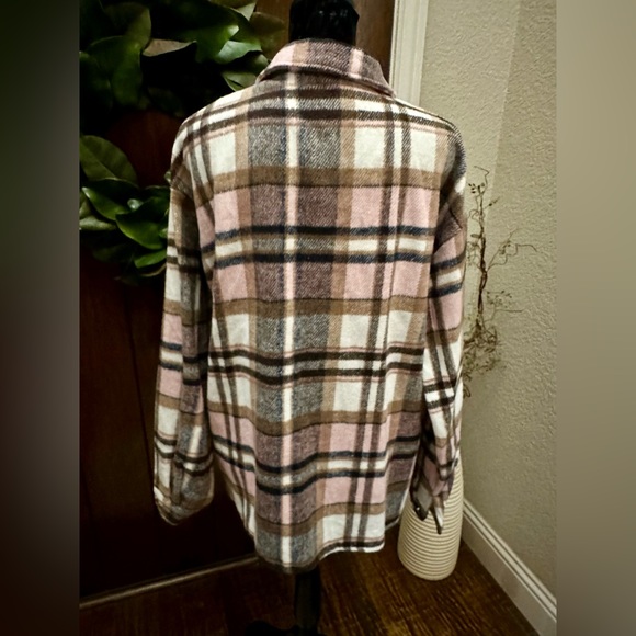 Tops | Nwt Autumn Plaid Shackets | Poshmark